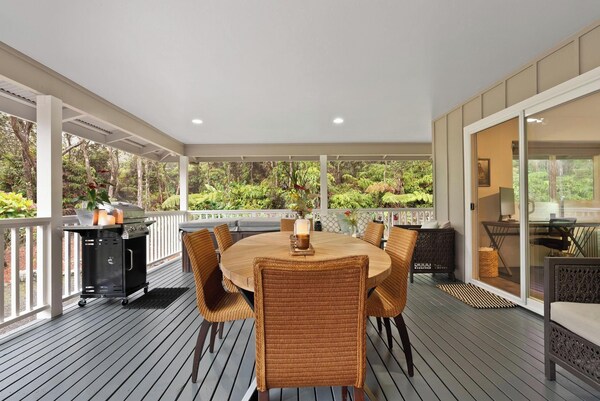 Ohia Lehua Hale-hot Tub-fireplace-fire Table-3-bed, 2-bath Newly Renovated Home - Volcano, HI