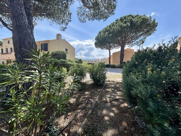 Ground Floor Studio In Saint-cyprien With Terrace And Parking - Saint-Cyprien