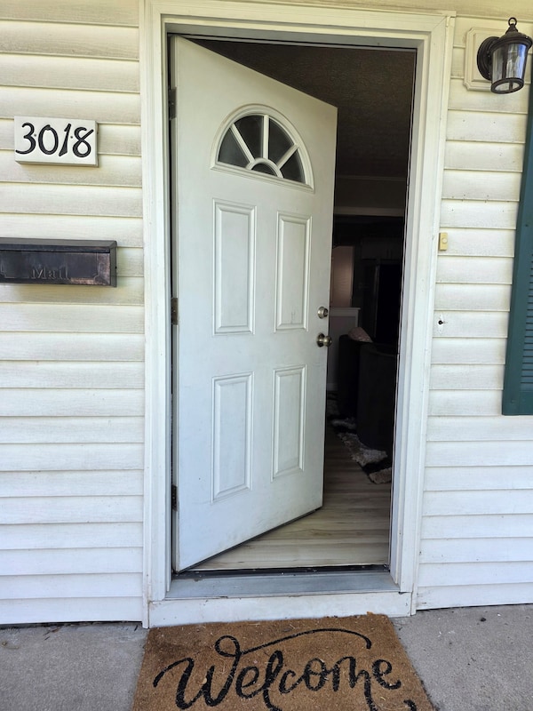 Charming 3-bedroom Bungalow In Pleasant Indianapolis With Wifi, Ac, - Indianápolis, IN