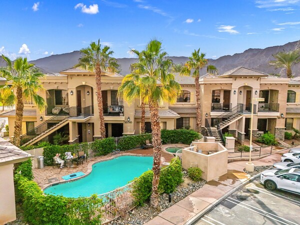#2 Santa Rosa Plaza 1 Bedroom Condo - La Quinta, CA