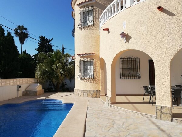 Bonita Villa Con Piscina Privada - Orba