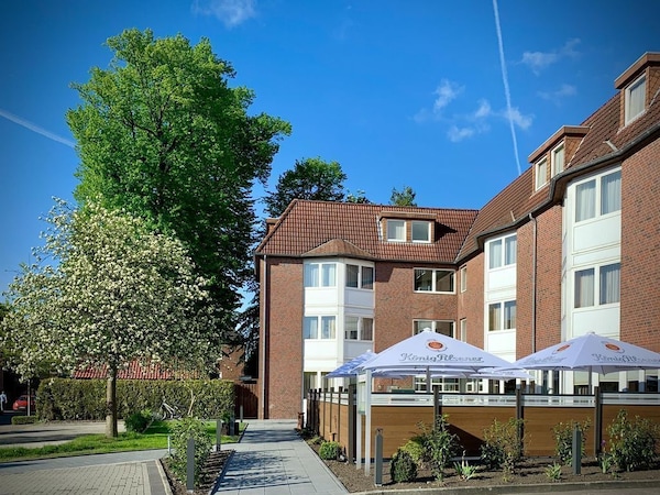 Suite, Shower Or Bath, Wc - Hotel Stadt Aurich - Aurich