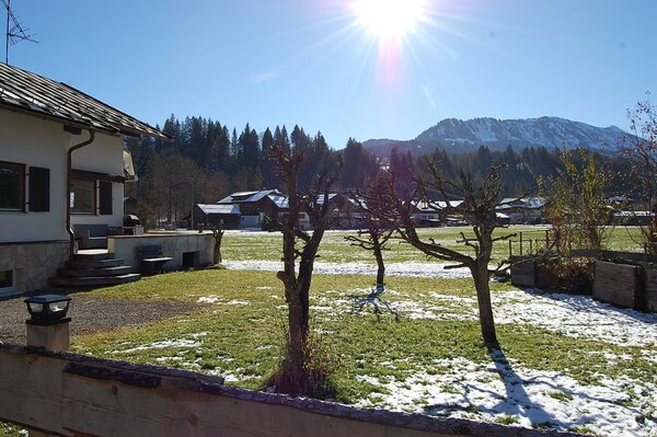 Cozy Vacation Home At The Bächle In Tiefenbach Near Oberstdorf With Garden - Oberstdorf