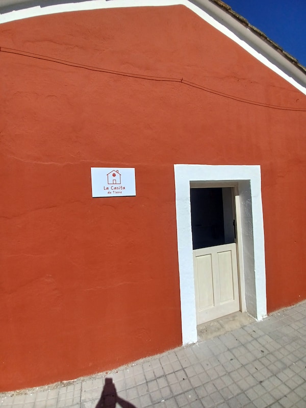 Casita Con Jardín Privado, Aire Acondicionado Y Barbacoa. Se Admiten Mascotas. -