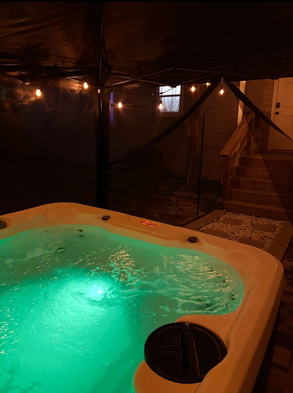 Boho Haven W/ Hot Tub In Central Pensacola - Brent, FL
