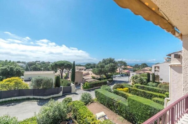 Apartment Of 44 M2 With Balcony In Saint-raphaël - Saint-Raphaël