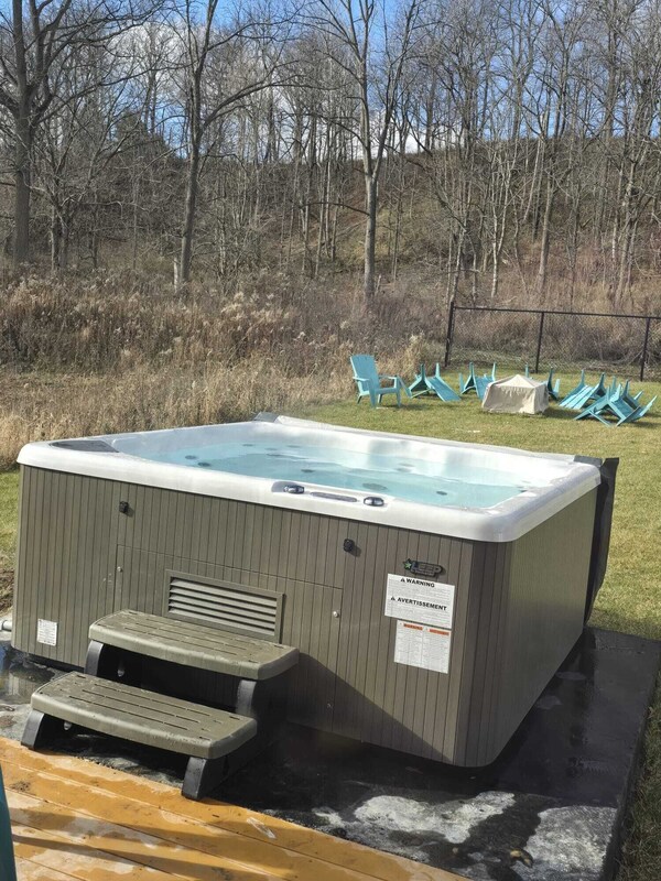 Relax House A Few Minutes From Port Stanley Beach, With Hot Tub And Game Room - St. Thomas