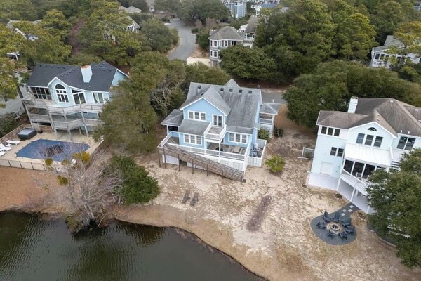 Lakeside Getaway! 8min Walk To Beach! - Corolla, NC
