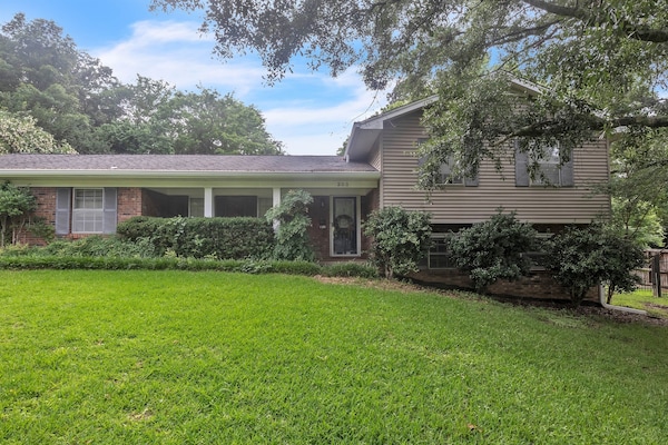 Hummingbird Hideaway - Studio With Queen Size Bed - Starkville, MS