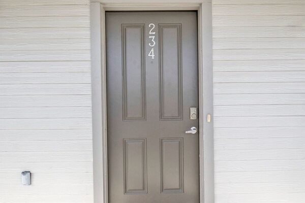 The Flat By Onehometown Getaways - Starkville, MS