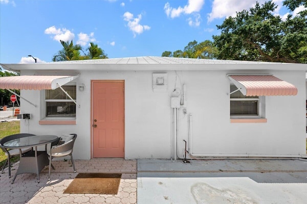 Charming 2-bedroom House With Wifi, Ac In Awesome Stuart - Stuart, FL
