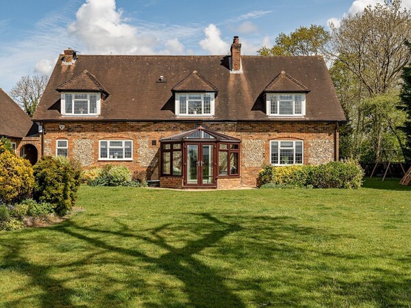Pass The Keys | Quintessential Chilterns Hideaway - Oxfordshire