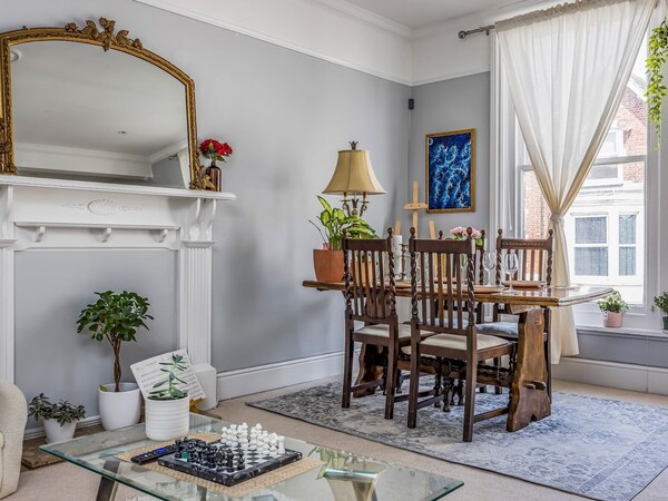 Tasteful, Coastal Flat | Pass The Keys - Southsea