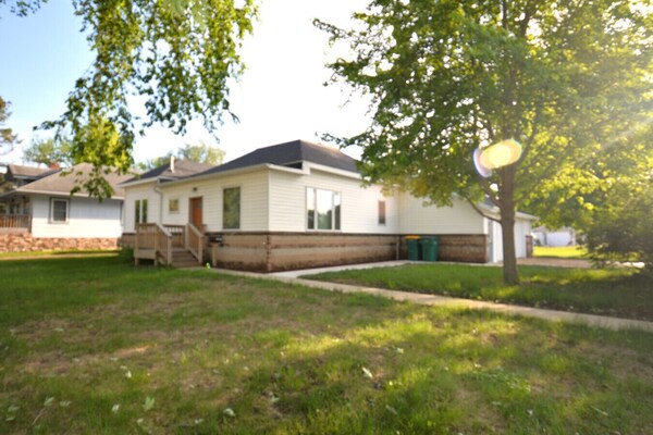 Cornerstone Retreat - Your Boji Family Getaway - Okoboji, IA