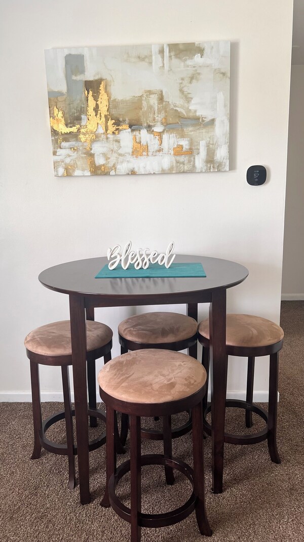 2-bedroom Apartment In Brilliant Erie With Wifi, Ac - Erie, PA