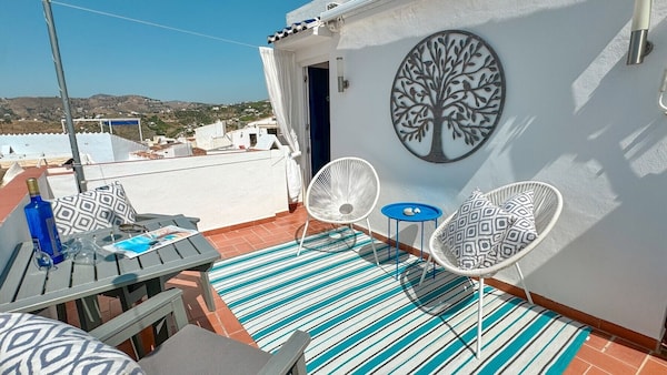 Casa De Vacaciones 'La Casa Bonita' Con Vistas Al Mar, Terraza Privada Y Wi-fi - Frigiliana