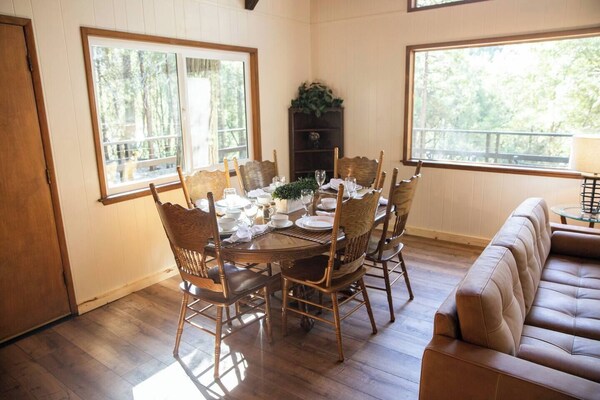Trout River Cabin - Cozy Quiet Peaceful Retreat - Camp Nelson, CA