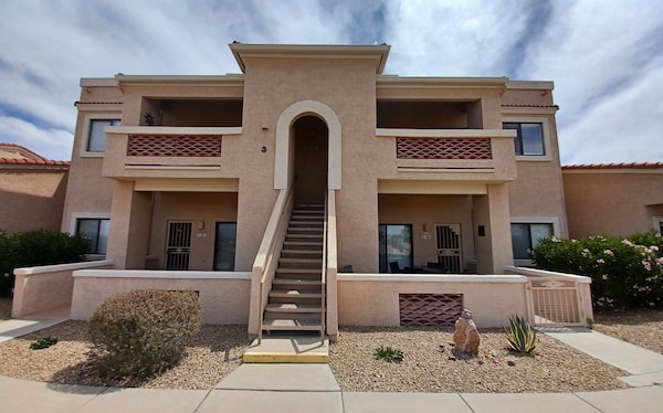 Bright, Quiet Condo In Fountain Hills With Mountain Views! Brand New On Vrbo - Fountain Hills, AZ
