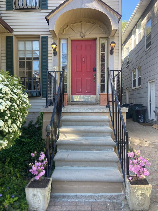 King Bed In 2-bedroom House In Lovely Ferndale With Ac - Dearborn, MI