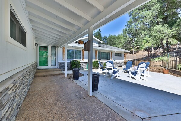 Luxurious 4-bedroom House On 4.4 Acres In Delightful Auburn - Lake of the Pines, CA