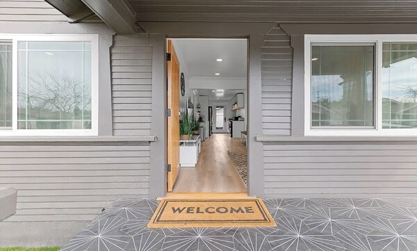 -New - Charming 3-bedroom House With Wifi And Ac In Awesome Long Beach - Long Beach, CA