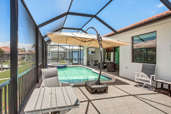 Lanai & Pool: Sunset-view Hideaway In Punta Gorda - Punta Gorda, FL