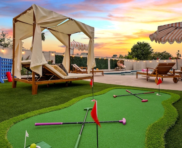 Minutes To Old Town - Pool + Hot Tub - Life Size Games - Large Families Welcome! - Desert Ridge - Phoenix