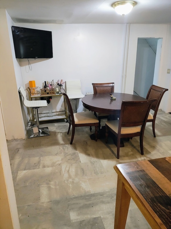 Honey Comb Hideout 3br. House Albany - Albany, NY