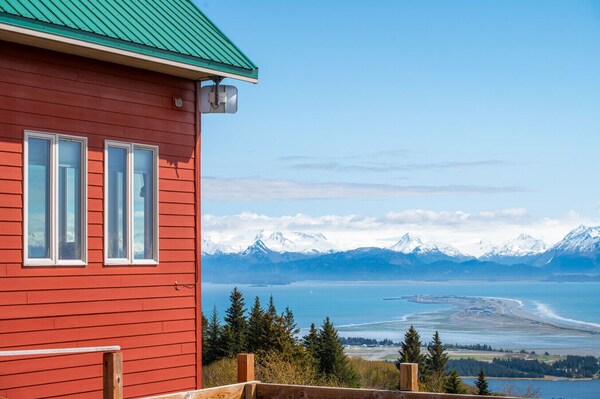 Mountain + Bay Views,  Fire Pit! A True Retreat! - Homer
