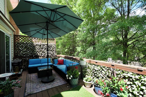 Charming 3-bedroom House In The Heart Of Fairfax - Manassas, VA