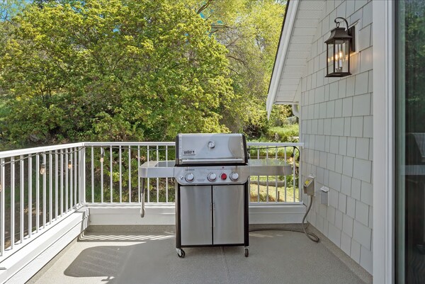 Brand New 2-bed 2-bath Suite, 1-min Walk To Beach - Lake Country