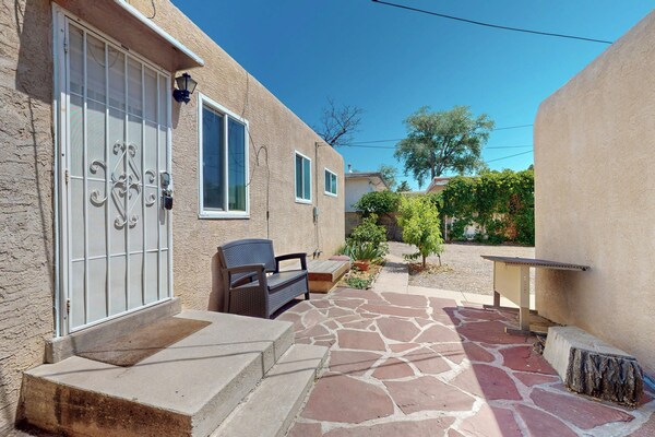 New- 2 Bed/1 Bath Near Unm/va/state Fair/kirtland - Albuquerque, NM