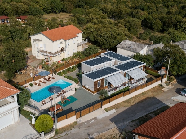 Two Bedroom Apartment With Terrace Donji Zagon, Novi Vinodolski (A-24555-c) - Novi Vinodolski