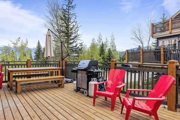 Kicking Horse Gem For 6 | Near Gondola + Hot Tub - Golden