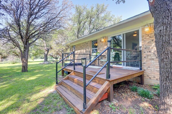 1 Mi To Lake Whitney: Morgan Home W/ Deck! - Meridian, TX