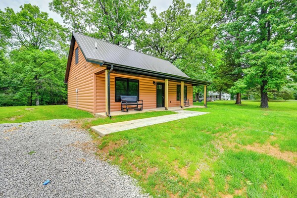 Near Mammoth Cave: Family-friendly Cabin W/ Patio! - Mammoth Cave, KY