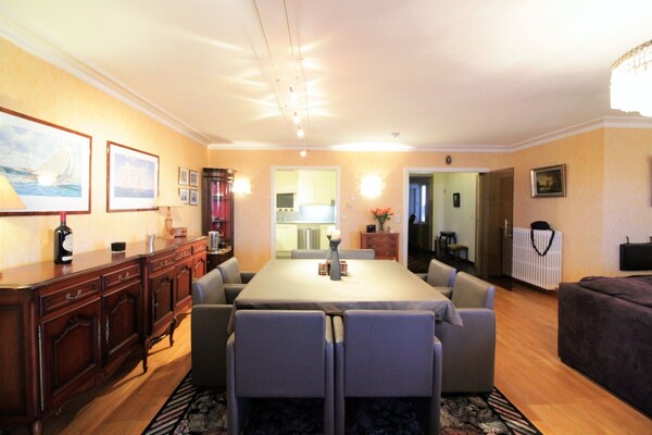 Apartment In Het Zoute Near Zeedijk Promenade - Brugge