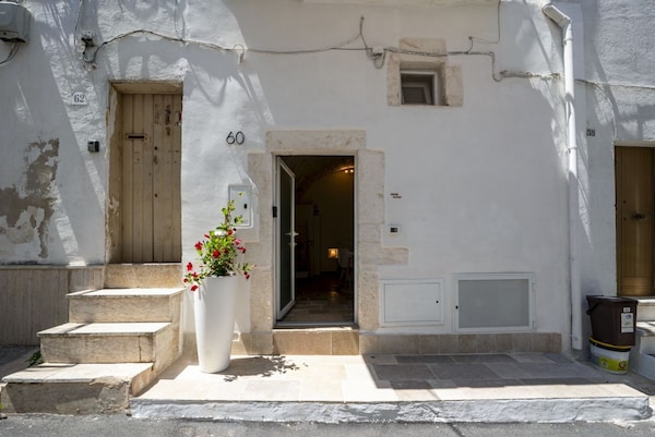 Velvet Maison: Elegance And Comfort In The 19th-century Heart Of Ostuni - Ostuni