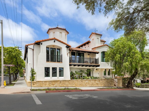 Casa Riviera 1 - Boutique Suites - Santa Barbara, CA