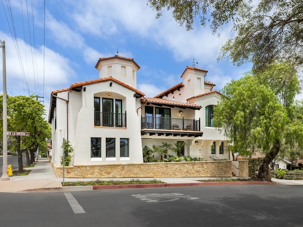Casa Riviera 1 - Boutique Suites - Santa Barbara, CA