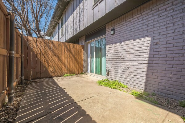 The Mirage 270 I Comfy 2 Bed 2 Bath - Arlington, TX