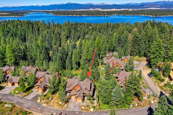 Timberline Lodge @ Tamarack Resort | Modern Ski In/out  | Pet Ok | Hot Tub - Donnelly, ID