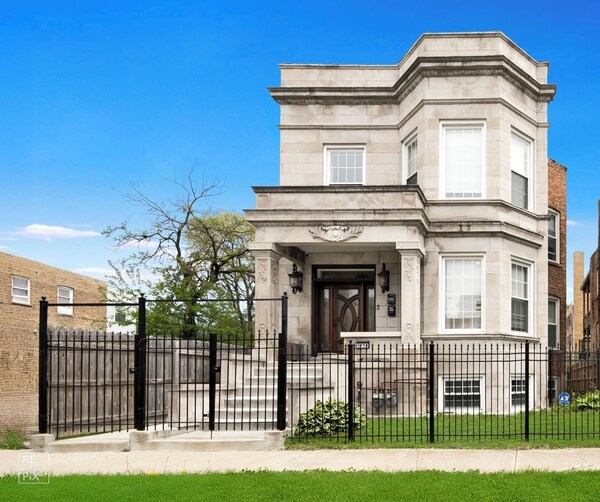Charming 2-bedroom Apartment In Fabulous Chicago With Wifi, Game Space - Wrightwood - Chicago