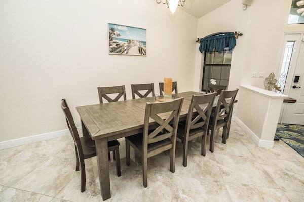 Apollo's Anchor: Waterfront Stay W/ Pool & Game Room - Apollo Beach, FL