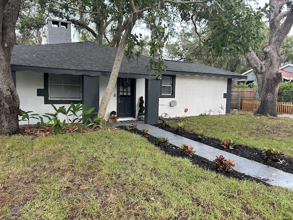 4-bedroom House In Fabulous Sarasota - Sarasota, FL