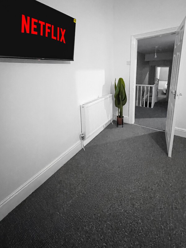 10%off|7nightstay|business|parking|wifi|sleeps8 - Hull