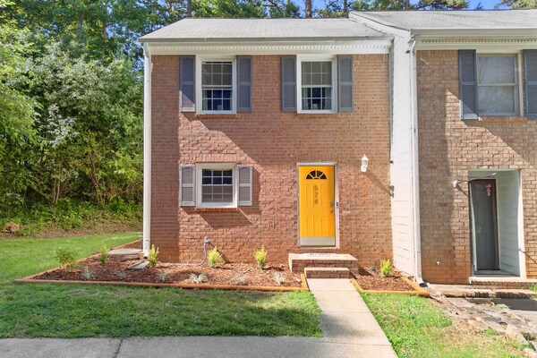 The Urban Nook - Stylish & Serene Escape - Marietta, GA