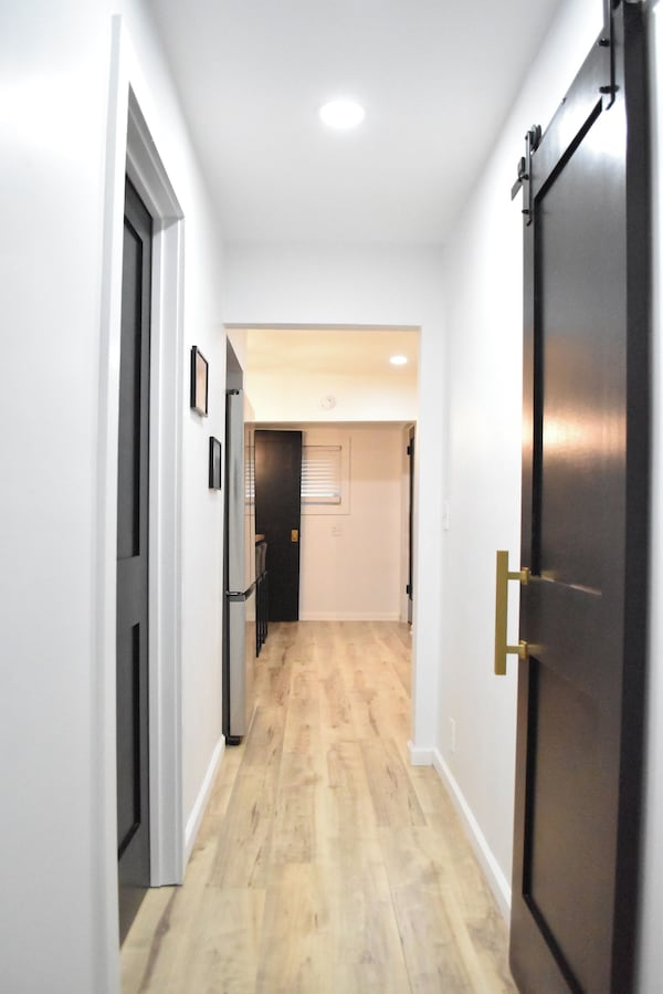 Extravagant 2-bedroom House In Niagara Falls With Desirable Amenities. - Niagara Falls, NY