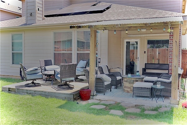 Spacious 4-bedroom House In Charming Denton With Wifi, Ac & More Amenities! - Corinth