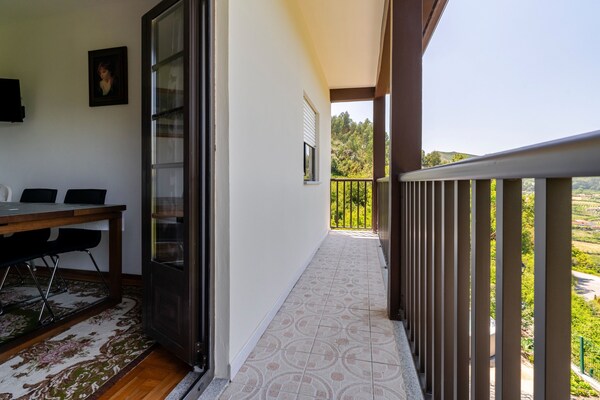 Apartment 'Superior' With Mountain View, Shared Garden And Wi-fi - Pico Island